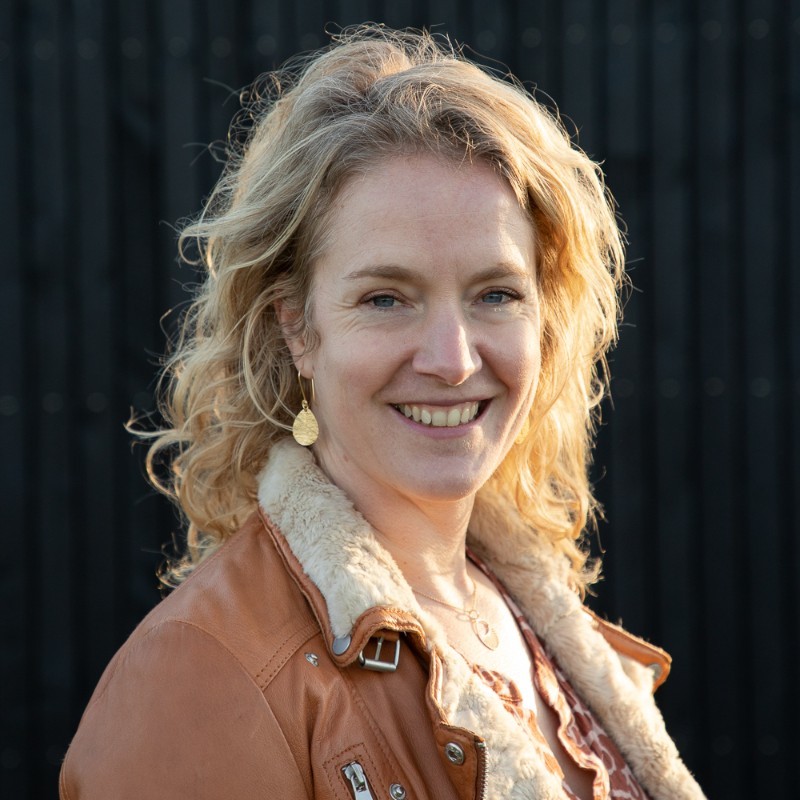 Simone van Loon • Schoonderwoerd